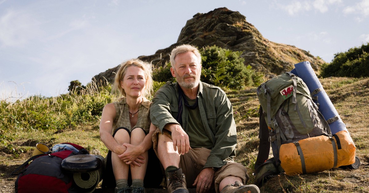 A brit tengerpart mentén gyalogol végig Scully ügynök és Lucius Malfoy ...