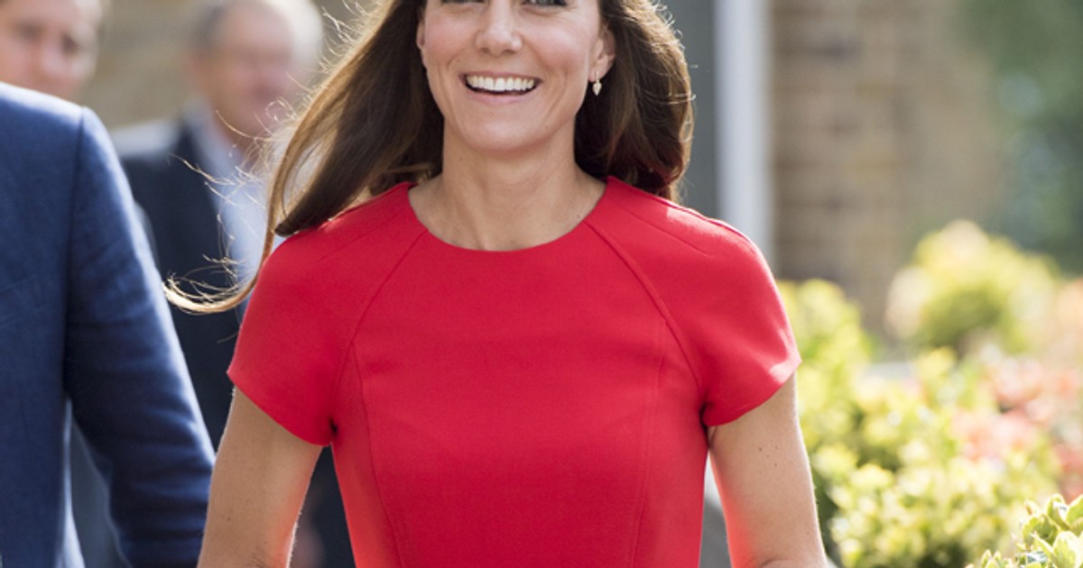 Kate Middleton annyira csinos ebben a ruhában, mindig ilyet kellene ...