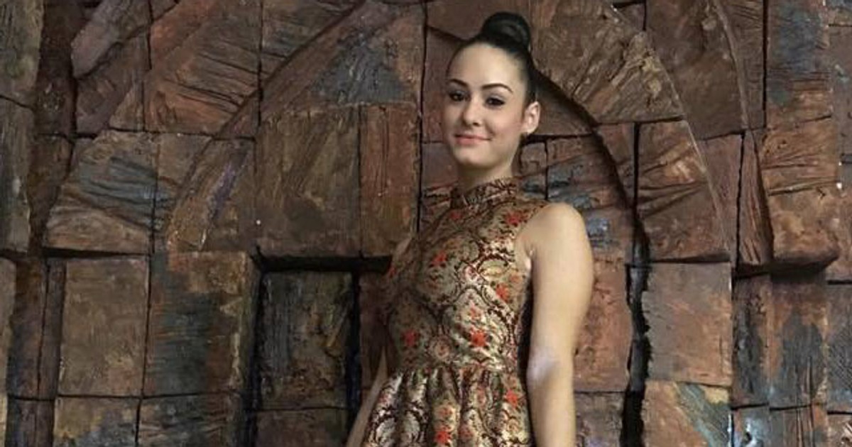 Széles Adrienn péntek este nagyon stílusosan művelődik - Glamour
