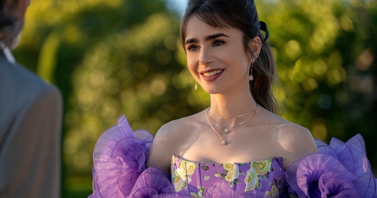 35 éves lett az Emily Párizsban színésznője - íme 10 szett, amiben ...