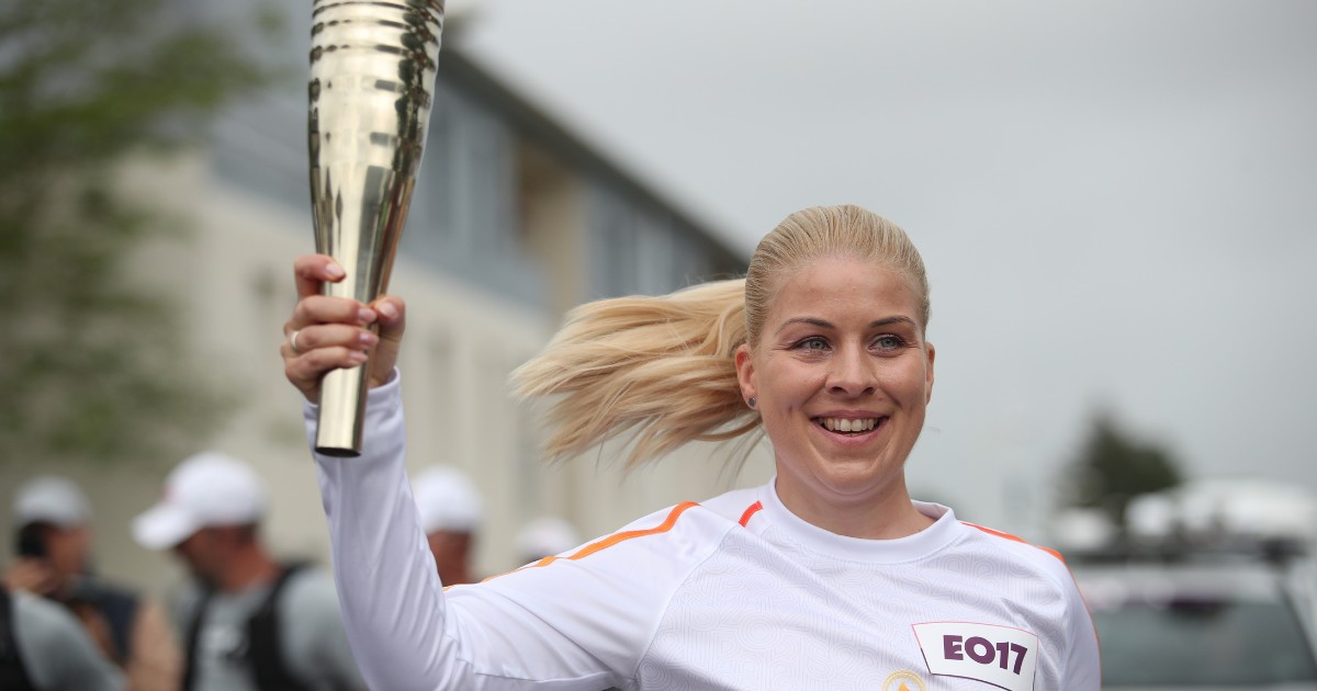 Libabőrös érzés az olimpiai lánggal futni - Glamour